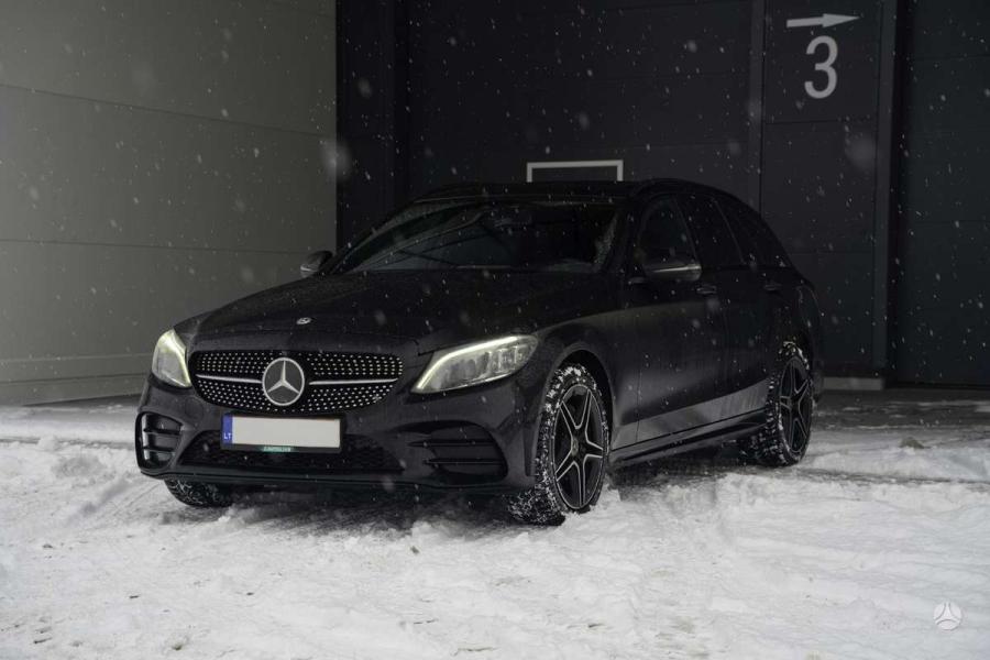 Black Mercedes-Benz c-220 2019 in Vilnius, with an engine capacity of 1.95 L and mileage of 226 thousand km for 18799 €, photo 4 on AUTOMOTO.COM.LV