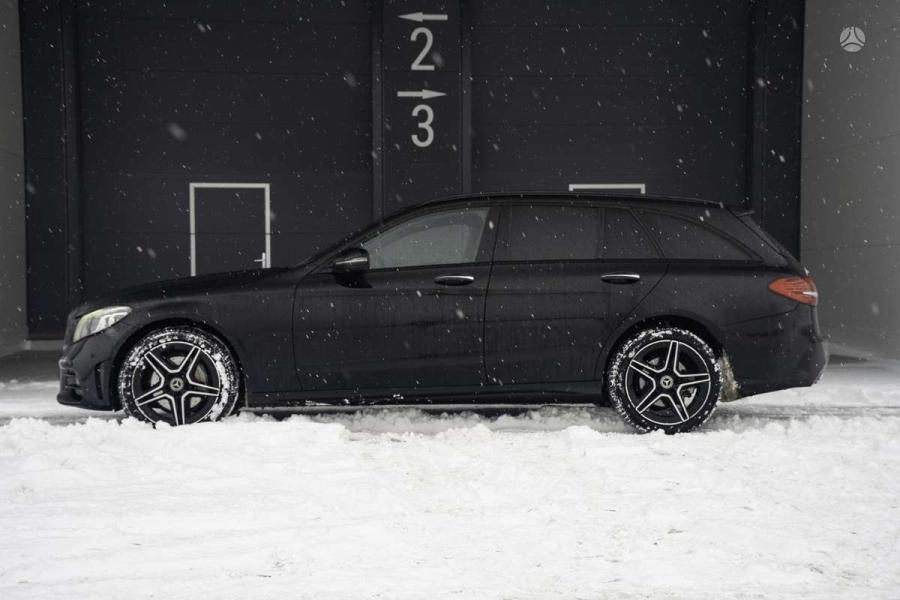 Black Mercedes-Benz c-220 2019 in Vilnius, with an engine capacity of 1.95 L and mileage of 226 thousand km for 18799 €, photo 5 on AUTOMOTO.COM.LV