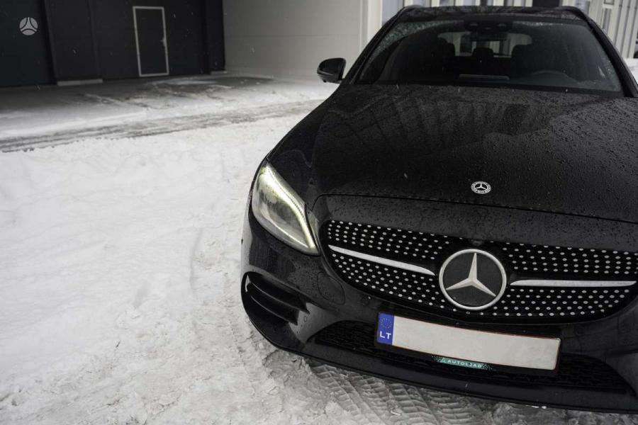 Black Mercedes-Benz c-220 2019 in Vilnius, with an engine capacity of 1.95 L and mileage of 226 thousand km for 18799 €, photo 10 on AUTOMOTO.COM.LV