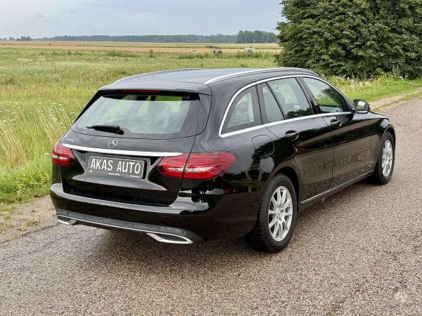 Melns Mercedes-Benz c-220 2019 Vilkaviškis, ar dzinēja tilpumu 1.95 L un nobraukumu 283 tūkst. km par 12900 €, foto 4 vietnē AUTOMOTO.COM.LV