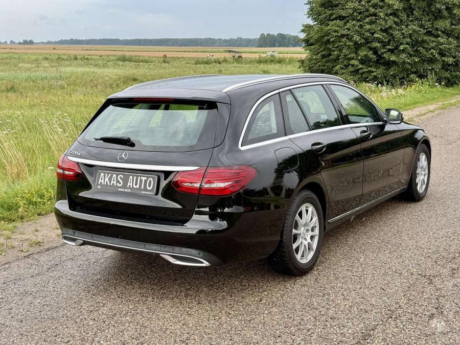 Black Mercedes-Benz c-220 2019 in Vilkaviskis, with an engine capacity of 1.95 L and mileage of 283 thousand km for 12800 €, photo 5 on AUTOMOTO.COM.LV