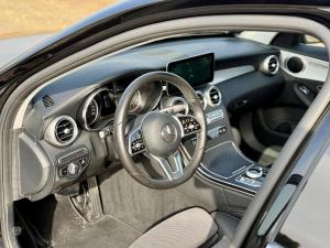 Black Mercedes-Benz c-220 2019 in Vilkaviskis, with an engine capacity of 1.95 L and mileage of 283 thousand km for 12800 €, photo 10 on AUTOMOTO.COM.LV