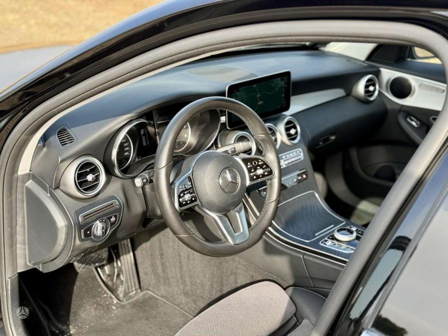 Black Mercedes-Benz c-220 2019 in Vilkaviskis, with an engine capacity of 1.95 L and mileage of 283 thousand km for 12800 €, photo 10 on AUTOMOTO.COM.LV