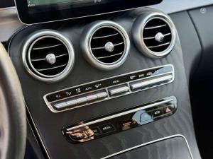 Black Mercedes-Benz c-220 2019 in Vilkaviskis, with an engine capacity of 1.95 L and mileage of 283 thousand km for 12800 €, photo 15 on AUTOMOTO.COM.LV