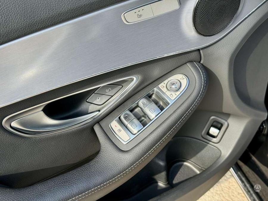 Black Mercedes-Benz c-220 2019 in Vilkaviskis, with an engine capacity of 1.95 L and mileage of 283 thousand km for 12800 €, photo 19 on AUTOMOTO.COM.LV