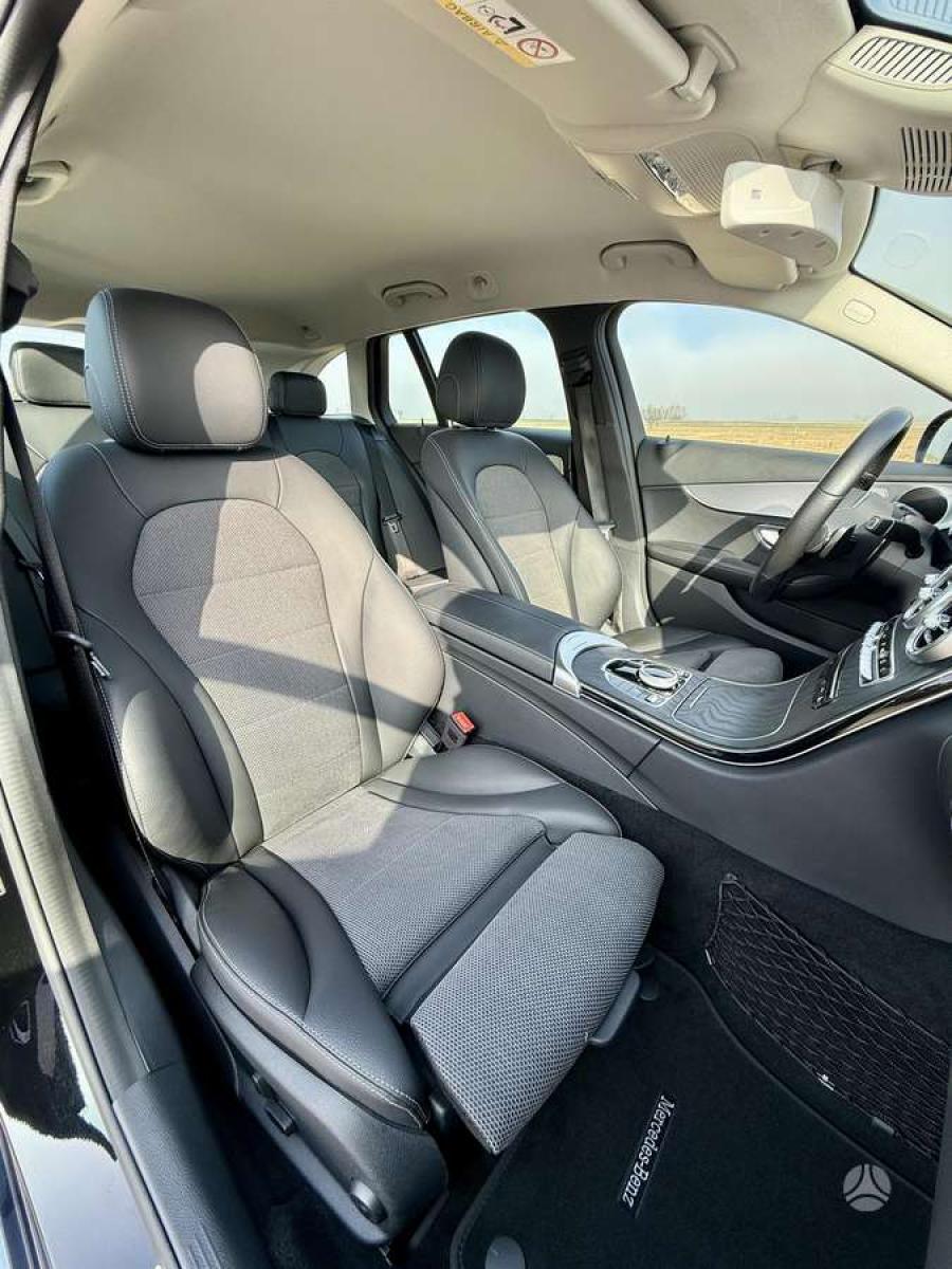 Black Mercedes-Benz c-220 2019 in Vilkaviskis, with an engine capacity of 1.95 L and mileage of 283 thousand km for 12800 €, photo 20 on AUTOMOTO.COM.LV