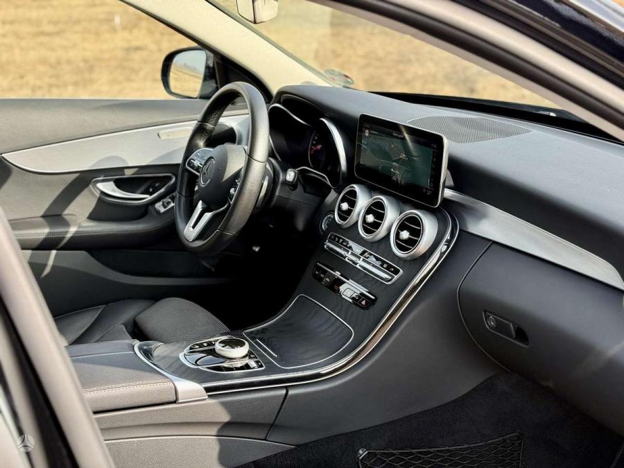 Black Mercedes-Benz c-220 2019 in Vilkaviskis, with an engine capacity of 1.95 L and mileage of 283 thousand km for 12800 €, photo 21 on AUTOMOTO.COM.LV