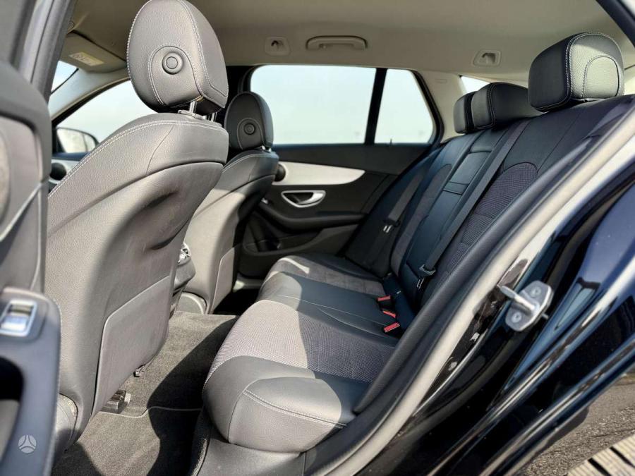 Black Mercedes-Benz c-220 2019 in Vilkaviskis, with an engine capacity of 1.95 L and mileage of 283 thousand km for 12800 €, photo 22 on AUTOMOTO.COM.LV