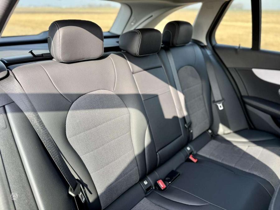 Black Mercedes-Benz c-220 2019 in Vilkaviskis, with an engine capacity of 1.95 L and mileage of 283 thousand km for 12800 €, photo 23 on AUTOMOTO.COM.LV