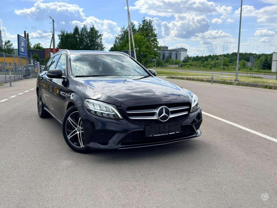 Черный Мерседес Ц 220 2019 в Паневежис, объемом двигателя 1.95 л и пробегом 301 тыс. км за 12790 €, фото 6 на AUTOMOTO.COM.LV