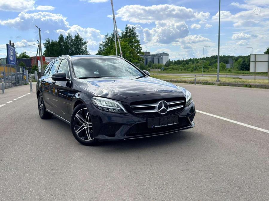 Черный Мерседес Ц 220 2019 в Паневежис, объемом двигателя 1.95 л и пробегом 301 тыс. км за 12790 €, фото 7 на AUTOMOTO.COM.LV