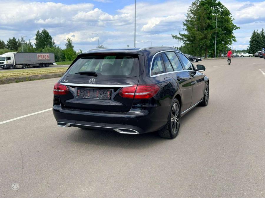 Черный Мерседес Ц 220 2019 в Паневежис, объемом двигателя 1.95 л и пробегом 301 тыс. км за 12790 €, фото 10 на AUTOMOTO.COM.LV