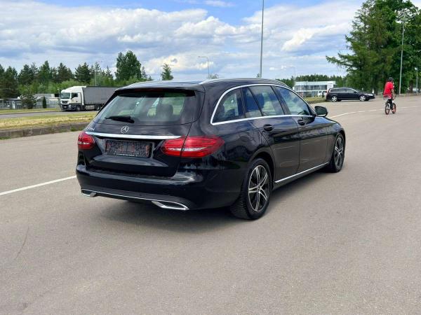 Black Mercedes-Benz c-220 2019 in Panevezys, with an engine capacity of 1.95 L and mileage of 301 thousand km for 12790 €, photo 10 on AUTOMOTO.COM.LV