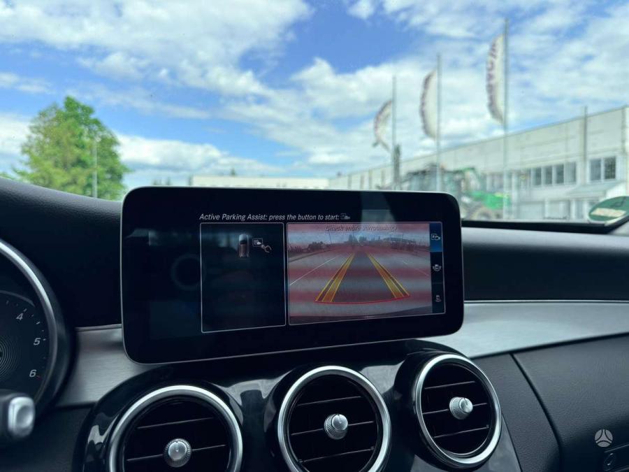 Черный Мерседес Ц 220 2019 в Паневежис, объемом двигателя 1.95 л и пробегом 301 тыс. км за 12790 €, фото 22 на AUTOMOTO.COM.LV