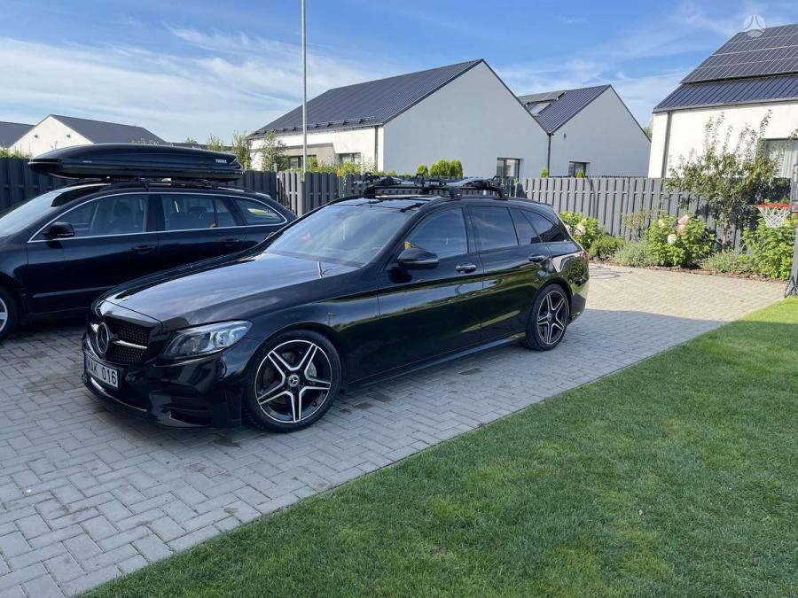 Black Mercedes-Benz c-220 2019 in Vilnius, with an engine capacity of 1.95 L and mileage of 291 thousand km for 16900 €, photo 1 on AUTOMOTO.COM.LV