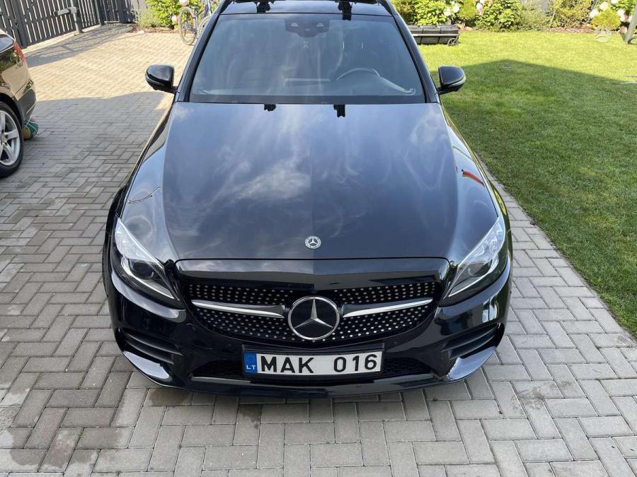 Black Mercedes-Benz c-220 2019 in Vilnius, with an engine capacity of 1.95 L and mileage of 291 thousand km for 16900 €, photo 3 on AUTOMOTO.COM.LV