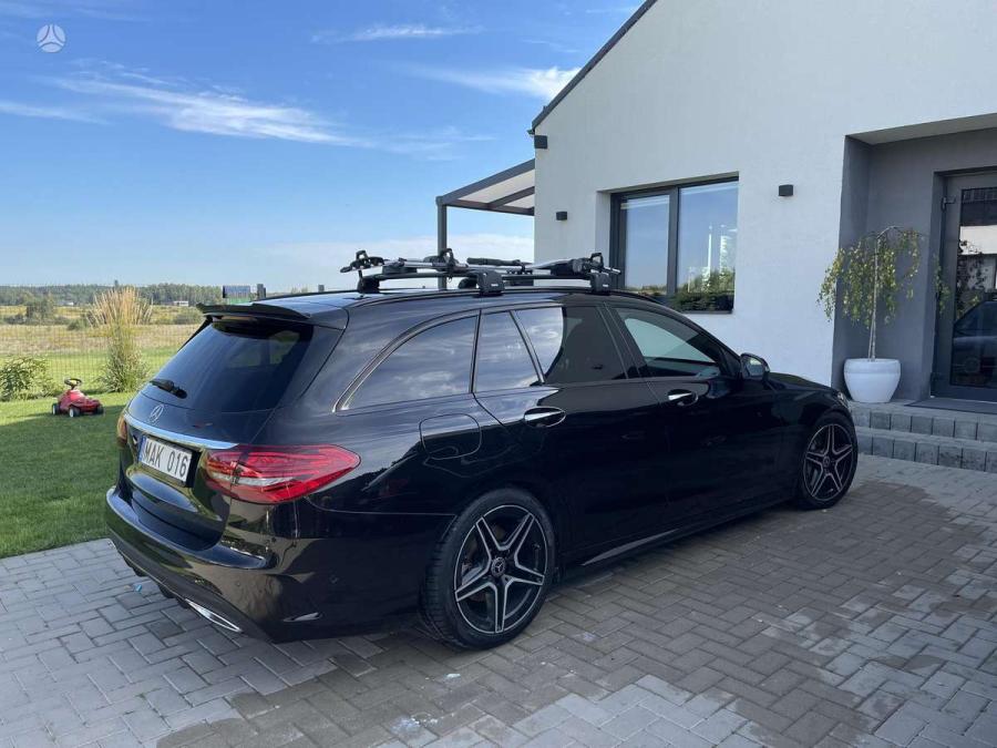 Black Mercedes-Benz c-220 2019 in Vilnius, with an engine capacity of 1.95 L and mileage of 291 thousand km for 16900 €, photo 5 on AUTOMOTO.COM.LV