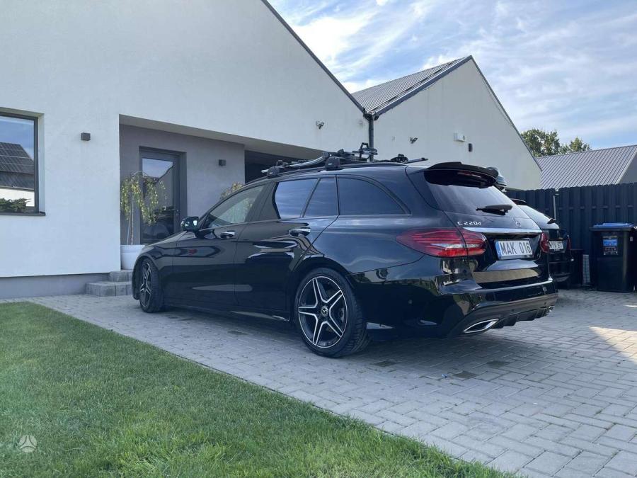 Black Mercedes-Benz c-220 2019 in Vilnius, with an engine capacity of 1.95 L and mileage of 291 thousand km for 16900 €, photo 7 on AUTOMOTO.COM.LV