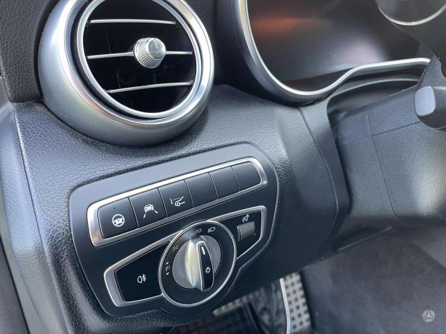 Black Mercedes-Benz c-220 2019 in Vilnius, with an engine capacity of 1.95 L and mileage of 291 thousand km for 16900 €, photo 16 on AUTOMOTO.COM.LV