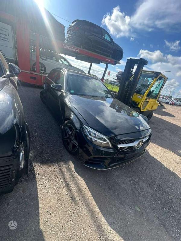 Mercedes-Benz c-220 2019 Kauņa vietnē Melns Mercedes-Benz c-220 2019 Kauņa, ar dzinēja tilpumu 1.95 L un nobraukumu 159 tūkst. km par 6999 €, foto 1 vietnē AUTOMOTO.COM.LV