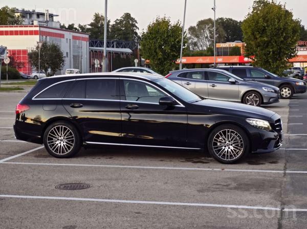 Mercedes-Benz c-220 2019 in Riga on AUTOMOTO.COM.LV Black Mercedes-Benz c-220 2019 in Riga, with an engine capacity of 2.00 L and mileage of 245 thousand km for 15990 €, photo 5 on AUTOMOTO.COM.LV