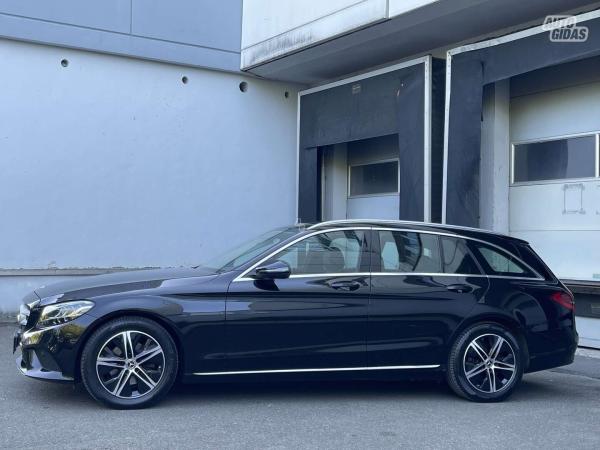 Melns Mercedes-Benz c-220 2020 Kauņa, ar dzinēja tilpumu 2.00 L un nobraukumu 76 tūkst. km par 28477 €, foto 3 vietnē AUTOMOTO.COM.LV