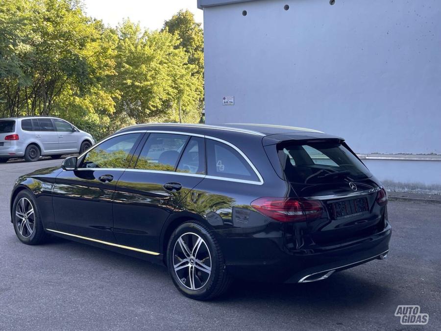 Melns Mercedes-Benz c-220 2020 Kauņa, ar dzinēja tilpumu 2.00 L un nobraukumu 76 tūkst. km par 28477 €, foto 4 vietnē AUTOMOTO.COM.LV