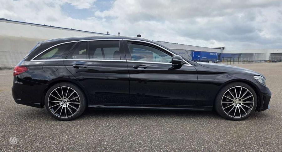 Black Mercedes-Benz c-220 2020 in Kaunas, with an engine capacity of 2.00 L and mileage of 280 thousand km for 16500 €, photo 9 on AUTOMOTO.COM.LV