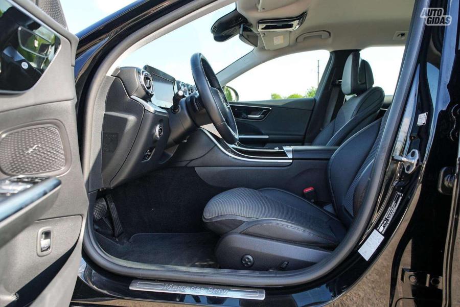 Melns Mercedes-Benz c-220 2021 Marijampole, ar dzinēja tilpumu 2.00 L un nobraukumu 255 tūkst. km par 19950 €, foto 19 vietnē AUTOMOTO.COM.LV