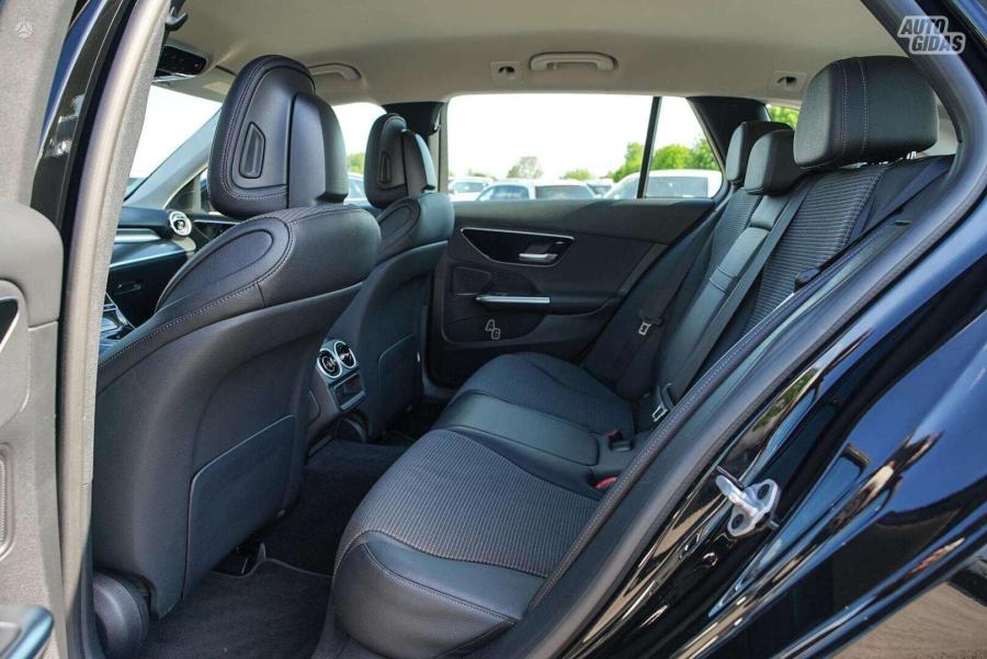 Melns Mercedes-Benz c-220 2021 Marijampole, ar dzinēja tilpumu 2.00 L un nobraukumu 255 tūkst. km par 19950 €, foto 23 vietnē AUTOMOTO.COM.LV