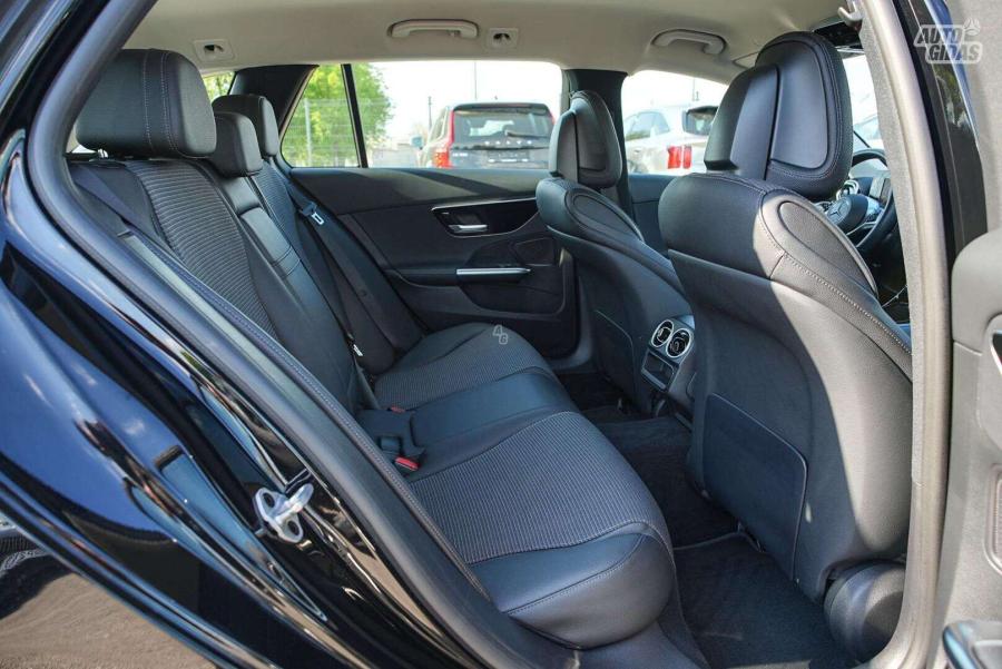 Melns Mercedes-Benz c-220 2021 Marijampole, ar dzinēja tilpumu 2.00 L un nobraukumu 255 tūkst. km par 19950 €, foto 25 vietnē AUTOMOTO.COM.LV