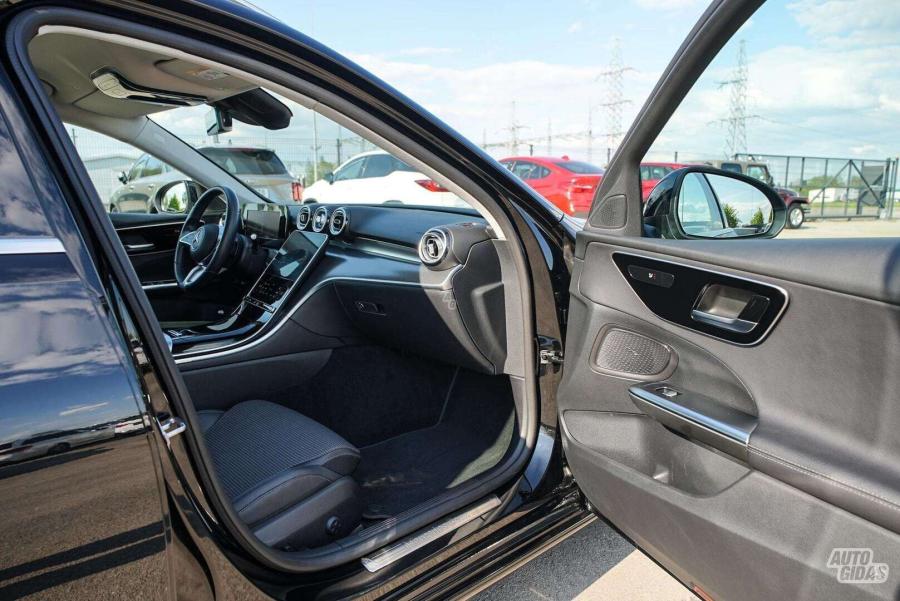 Melns Mercedes-Benz c-220 2021 Marijampole, ar dzinēja tilpumu 2.00 L un nobraukumu 255 tūkst. km par 19950 €, foto 34 vietnē AUTOMOTO.COM.LV