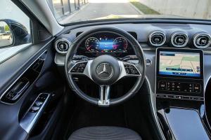 Черный Мерседес Ц 220 2021 в Каунас, объемом двигателя 1.99 л и пробегом 255 тыс. км за 18950 €, фото 19 на AUTOMOTO.COM.LV