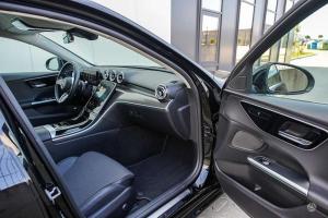 Черный Мерседес Ц 220 2021 в Каунас, объемом двигателя 1.99 л и пробегом 255 тыс. км за 18950 €, фото 40 на AUTOMOTO.COM.LV