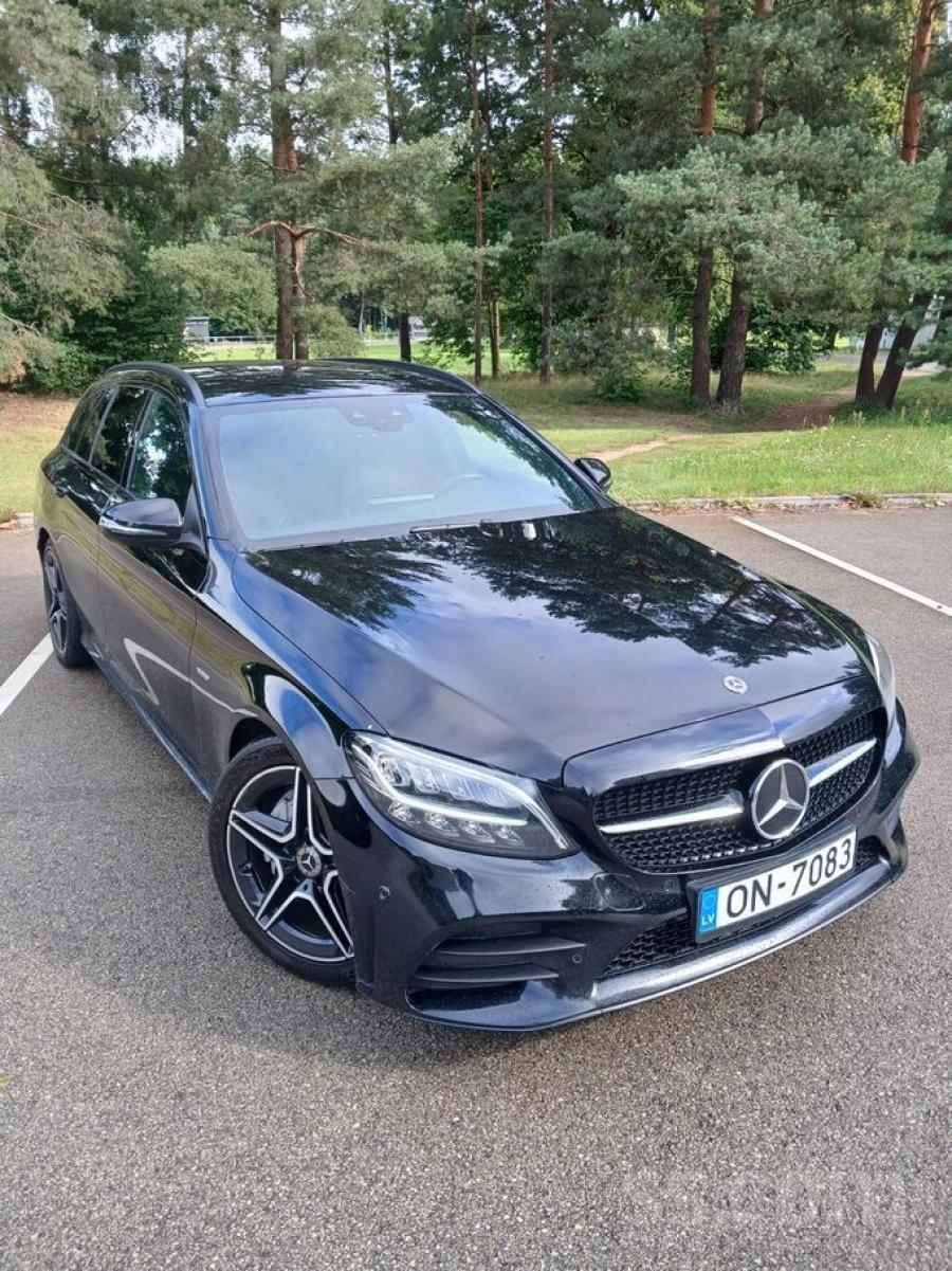 Melns Mercedes-Benz c-220 2021 Rīga, ar dzinēja tilpumu 2.00 L un nobraukumu 215 tūkst. km par 20300 €, foto 1 vietnē AUTOMOTO.COM.LV