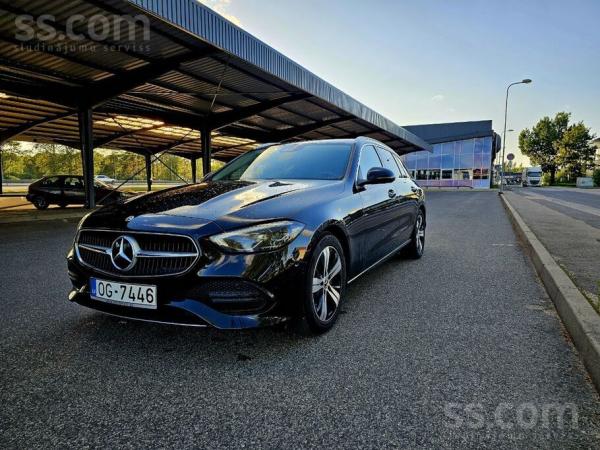 Black Mercedes-Benz c-220 2022 in Riga, with an engine capacity of 2.00 L and mileage of 120 thousand km for 27000 €, photo 1 on AUTOMOTO.COM.LV