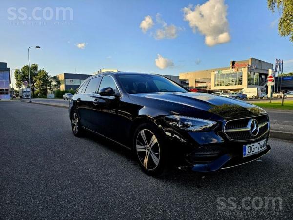 Black Mercedes-Benz c-220 2022 in Riga, with an engine capacity of 2.00 L and mileage of 120 thousand km for 27000 €, photo 2 on AUTOMOTO.COM.LV