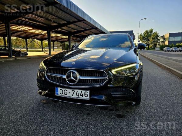 Black Mercedes-Benz c-220 2022 in Riga, with an engine capacity of 2.00 L and mileage of 120 thousand km for 27000 €, photo 3 on AUTOMOTO.COM.LV