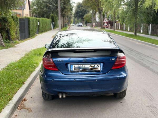 Zils Mercedes-Benz c-220 2002 Viļņa, ar dzinēja tilpumu 2.20 L un nobraukumu 248 tūkst. km par 1000 €, foto 5 vietnē AUTOMOTO.COM.LV