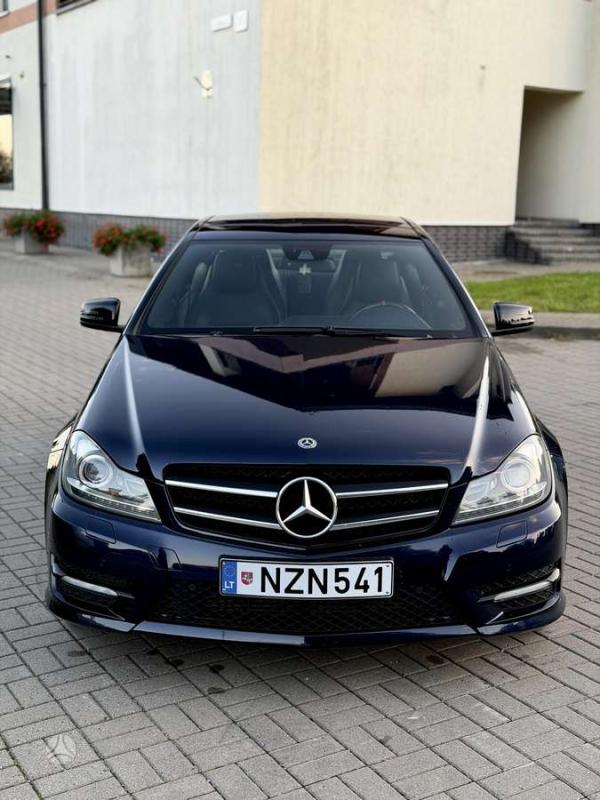 Zils Mercedes-Benz c-220 2012 Viļņa, ar dzinēja tilpumu 2.20 L un nobraukumu 235 tūkst. km par 6900 €, foto 6 vietnē AUTOMOTO.COM.LV