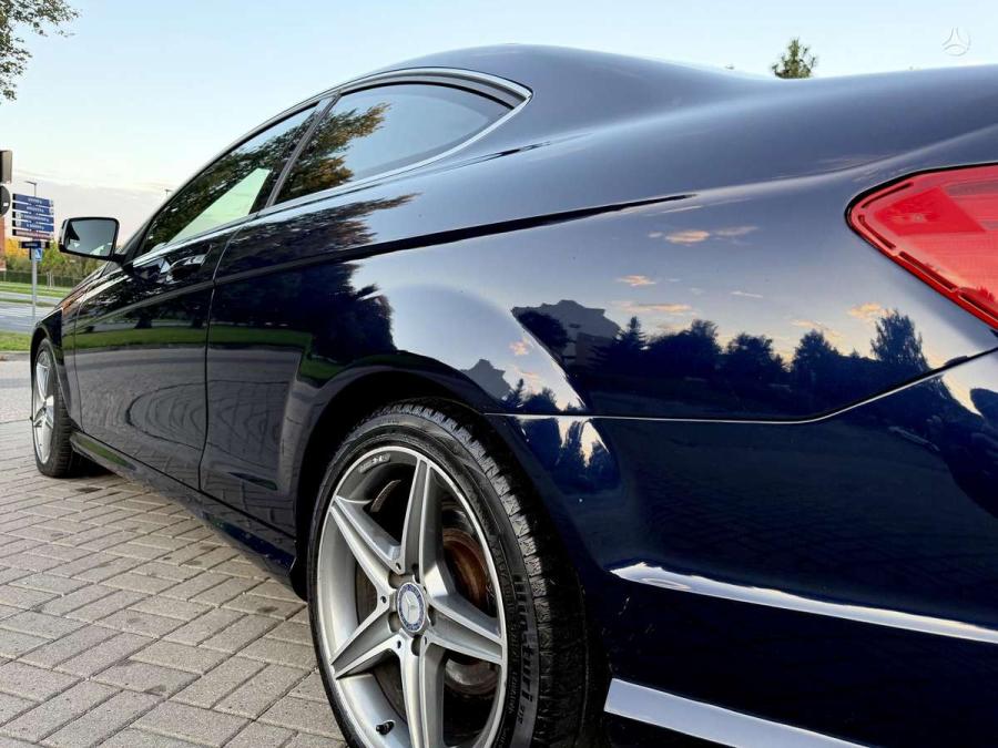 Blue Mercedes-Benz c-220 2012 in Vilnius, with an engine capacity of 2.20 L and mileage of 235 thousand km for 6900 €, photo 10 on AUTOMOTO.COM.LV