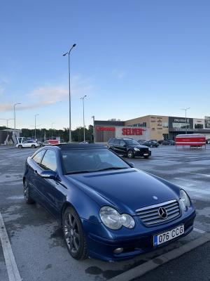 Синий Мерседес Ц 220 2003 в Таллин, объемом двигателя 2.20 л и пробегом 388 тыс. км за 2350 €, фото 12 на AUTOMOTO.COM.LV