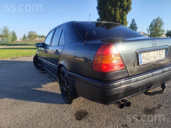 Zils Mercedes-Benz c-220 1996 Rīga, ar dzinēja tilpumu 2.20 L un nobraukumu 330 tūkst. km par 1100 €, foto 10 vietnē AUTOMOTO.COM.LV
