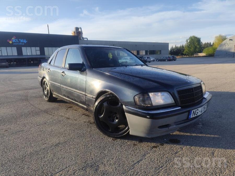 Zils Mercedes-Benz c-220 1996 Rīga, ar dzinēja tilpumu 2.20 L un nobraukumu 330 tūkst. km par 1100 €, foto 12 vietnē AUTOMOTO.COM.LV