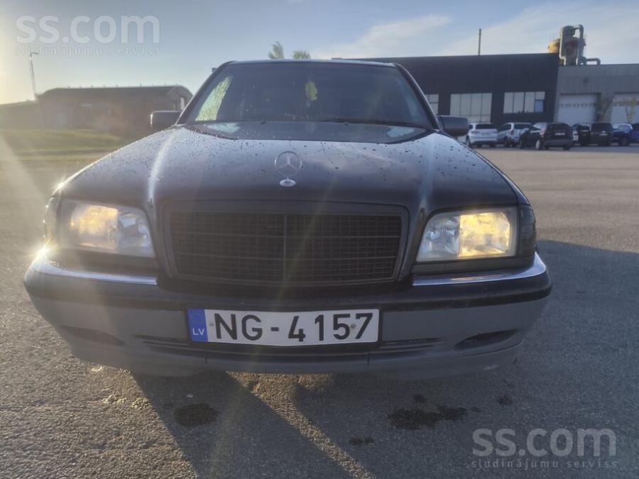 Zils Mercedes-Benz c-220 1996 Rīga, ar dzinēja tilpumu 2.20 L un nobraukumu 330 tūkst. km par 1100 €, foto 13 vietnē AUTOMOTO.COM.LV