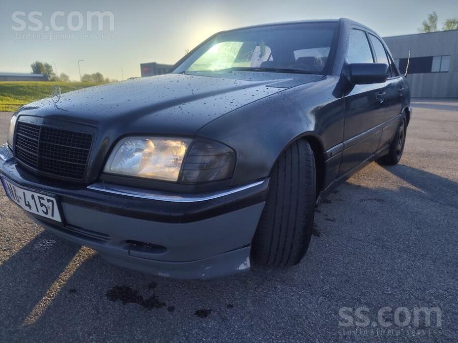 Zils Mercedes-Benz c-220 1996 Rīga, ar dzinēja tilpumu 2.20 L un nobraukumu 330 tūkst. km par 1100 €, foto 14 vietnē AUTOMOTO.COM.LV