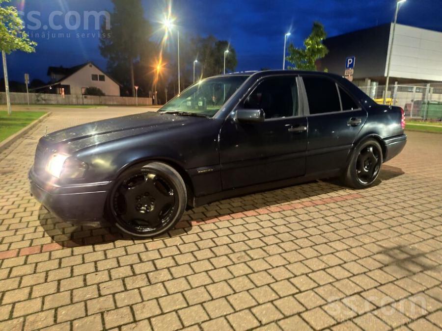 Zils Mercedes-Benz c-220 1996 Rīga, ar dzinēja tilpumu 2.20 L un nobraukumu 330 tūkst. km par 1100 €, foto 17 vietnē AUTOMOTO.COM.LV