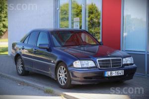 Zils Mercedes-Benz c-220 2000 Rīga, ar dzinēja tilpumu 2.20 L un nobraukumu 284 tūkst. km par 1295 €, foto 5 vietnē AUTOMOTO.COM.LV