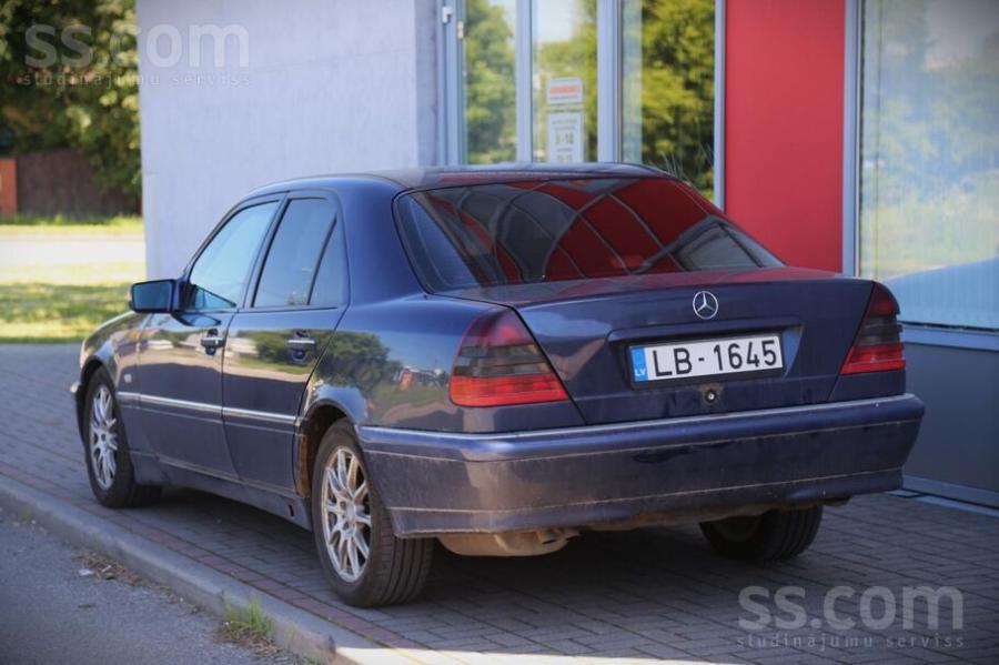 Zils Mercedes-Benz c-220 2000 Rīga, ar dzinēja tilpumu 2.20 L un nobraukumu 284 tūkst. km par 1295 €, foto 6 vietnē AUTOMOTO.COM.LV