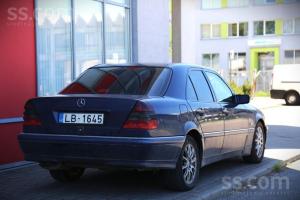 Zils Mercedes-Benz c-220 2000 Rīga, ar dzinēja tilpumu 2.20 L un nobraukumu 284 tūkst. km par 1295 €, foto 7 vietnē AUTOMOTO.COM.LV